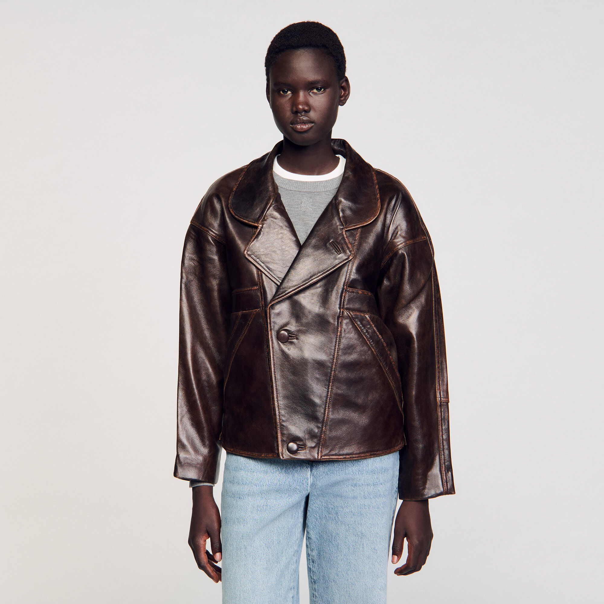 Cazadora de cuero oversize marrón para mujer | Sandro Paris